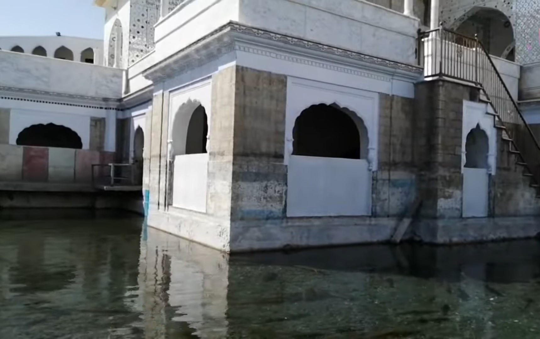 Discovering Panja Sahib: The Holy Handprint of Guru Nanak in Pakistan