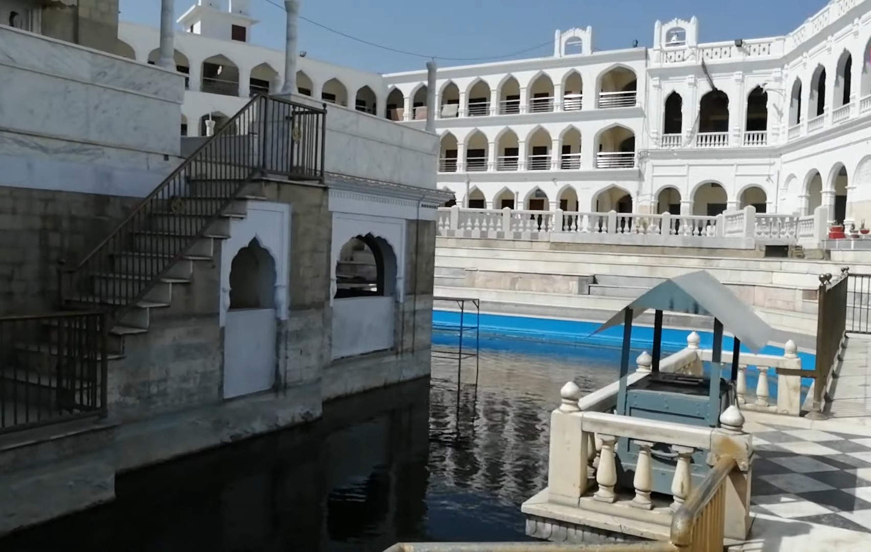 Discovering Panja Sahib: The Holy Handprint of Guru Nanak in Pakistan