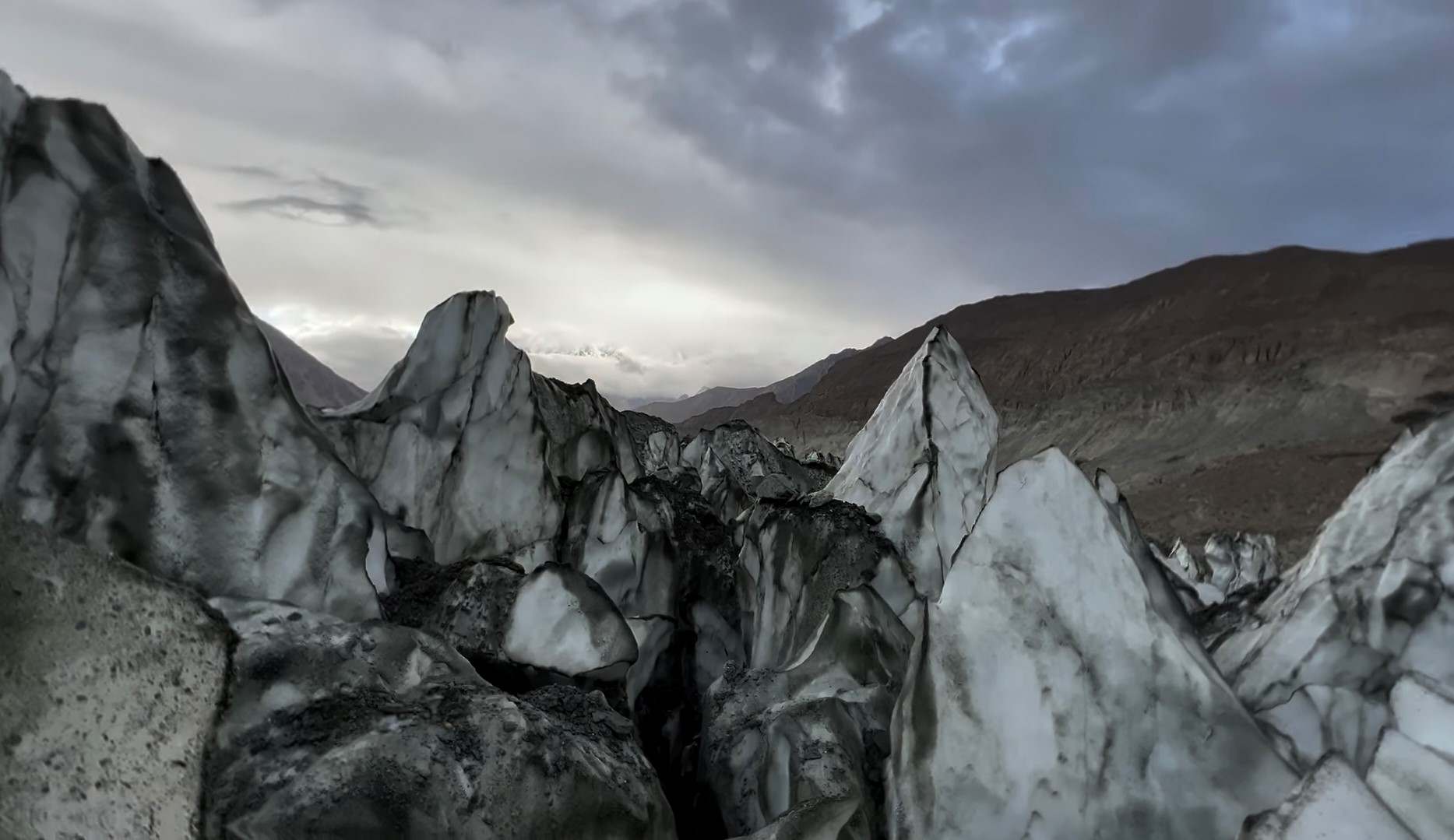 Trek to Rush Lake: A Journey to the Turquoise Gem in Northern Pakistan