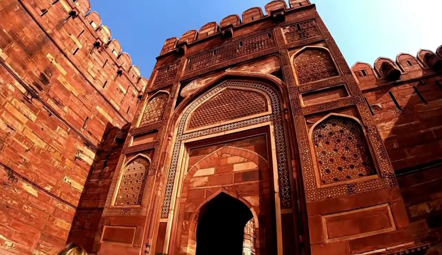 Agra Fort: The Red Sandstone Fortress with a 500-Year-Old History